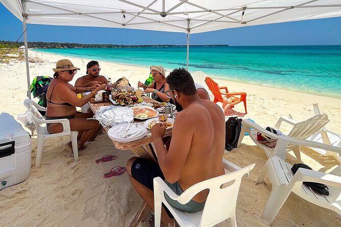 Full Day Bahía de las Águilas and Private Flight from Santo Domingo - An In-Depth Look at the Experience