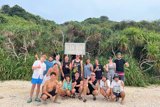 Full day boat trip to Lan Ha bay Ha Long bay and Monkey island - Who Should Consider This Tour?