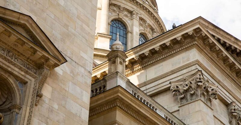 Full Day Budapest City Tour with Lunch, Wine & Dessert - Key Points