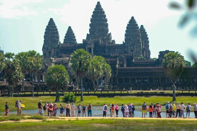 Full Day Discover Angkor Wat Archaeological with local guide - Exploring Angkor Wat: A Full Day with a Local Guide