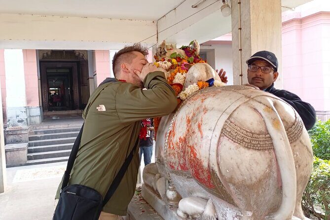 Full day Guided City Tour of Varanasi in AC Car with a local - FAQ