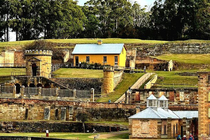 Full-Day Guided Port Arthur Day Tour & Tessellated Pavement - Exploring the Port Arthur Historic Site