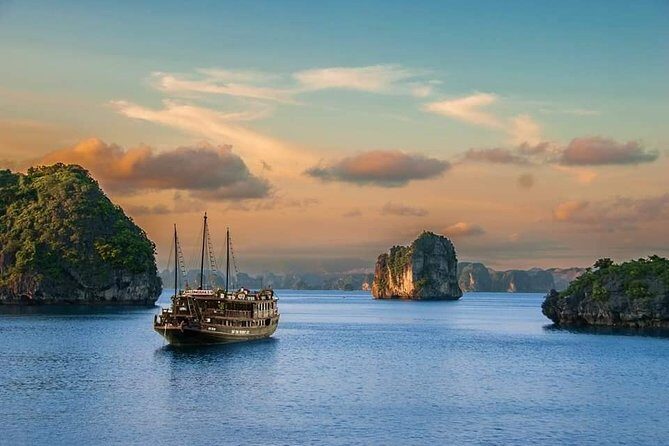 Full-Day Guided Tour of Lan Ha Bay and Ha Long Bay from Hanoi - What Travelers Are Saying