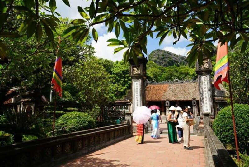 Full Day Hoa Lu - Tam Coc - Mua Cave/Buffet/Tour Guide/Bus - Transportation and Group Size