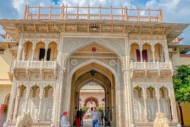 Full-Day Jaipur Highlights Explore the Pink City with local guide - The Practicalities: What Does This Tour Offer for Your Money?