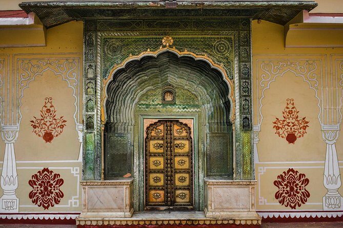 Full-day Jaipur Private Sightseeing Tour by Car with Guide - Who Should Consider This Tour?