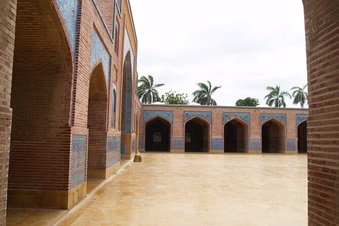 Full Day Karachi to Thatta Unesco Sites Tour - An In-Depth Look at the Thatta UNESCO Sites Tour