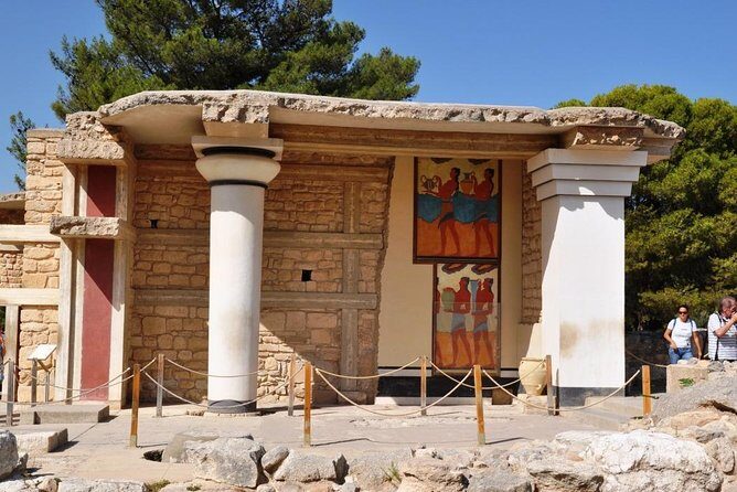 Full-Day Knossos And Heraklion Tour From Chania - Wrap-up and Return: Relaxed Break and Ride Home