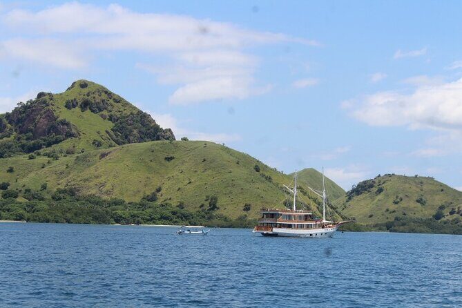 Full-Day Komodo Island Boat Trip - Pricing and Value Analysis