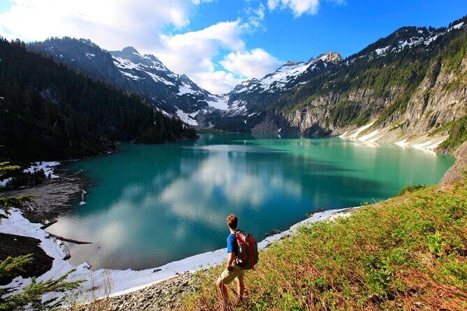 Full Day Leavenworth and Cascade Mountain Adventure Tour - Introduction: An Authentic Winter Escape from Seattle