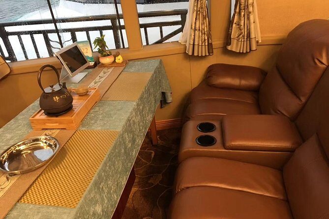 Full-Day Li-River with the 4 Star Luxury Boat VIP Room & Yangshuo E-scooter Tour - Thorough Breakdown of the Experience