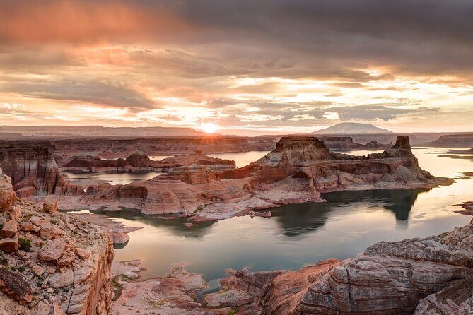 Full Day Lower Antelope Canyon and Horseshoe Bend in Las Vegas - A Closer Look at the Itinerary and Experience