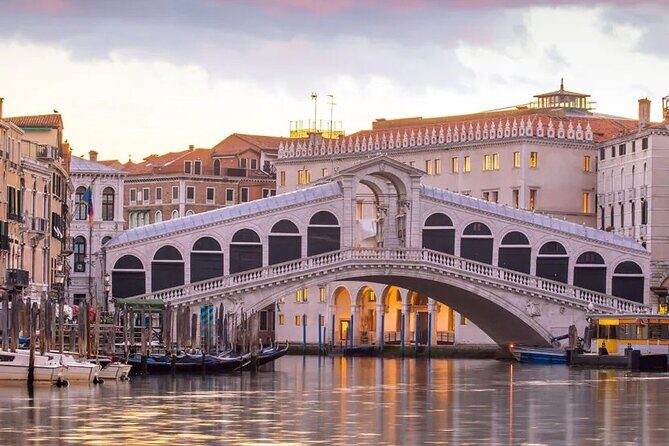 Full day luxury trip to Venice with private car and driver from Milan - Key Points