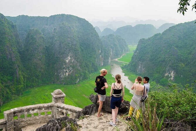 Full-Day Ninh Binh Luxury Tour from Hanoi (Group of 9 Guests) - Discover the Charm of Ninh Binh: A Detailed Review of the Full-Day Luxury Tour from Hanoi