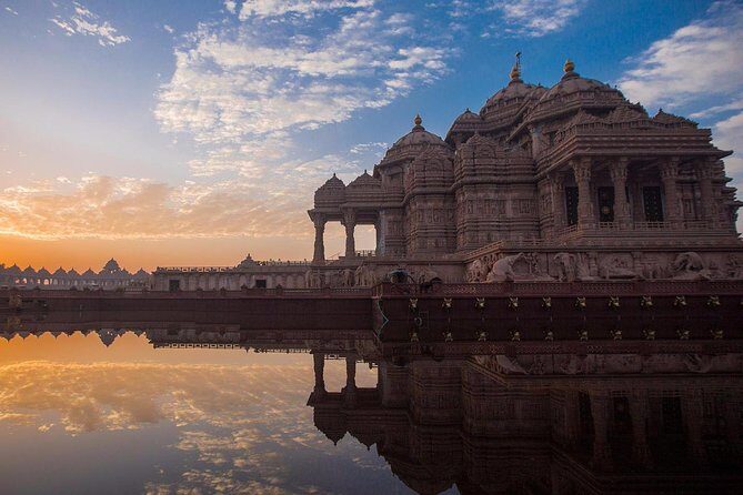 Full-Day Old Delhi and Akshardham Temple Private Cultural Tour - Exploring the Itinerary in Detail