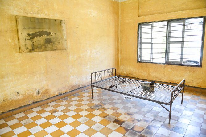 Full-Day Phnom Penh Sightseeing Tour & Killing Field - Delving into Cambodia’s Difficult Past