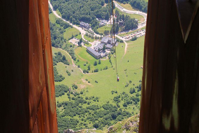 Full Day Private 4WD Tour from Santander to Picos de Europa. Excellent meals. - Transportation and Comfort