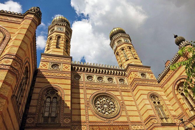 Full day private city tour in Budapest - 8 hours - About the Experience and Guides