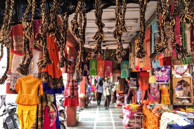 Full-Day Private Guided Street Shopping Tour of Jaipur - Exploring Jaipur’s Markets: The Inside Scoop