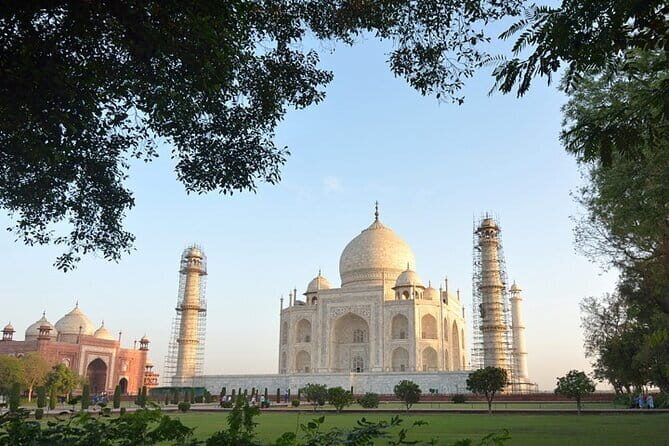 Full-Day Private Guided Tour of Taj Mahal and Agra by Train - Key Points
