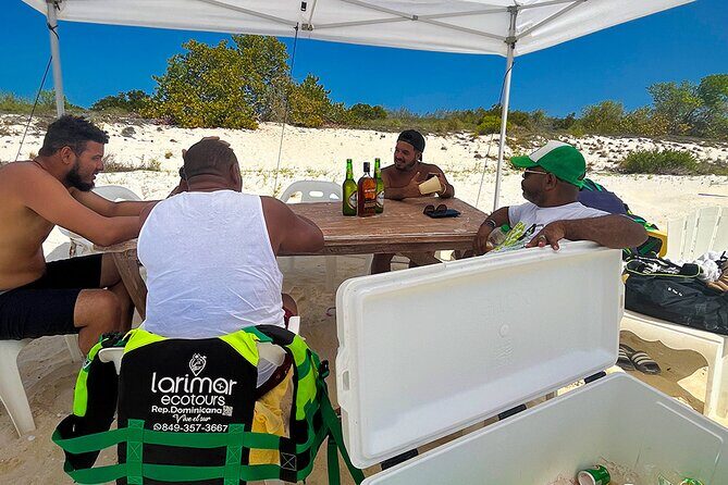 Full Day Private Tour Bahía de las Aguilas and Hoyo Pelempito - The Sum Up