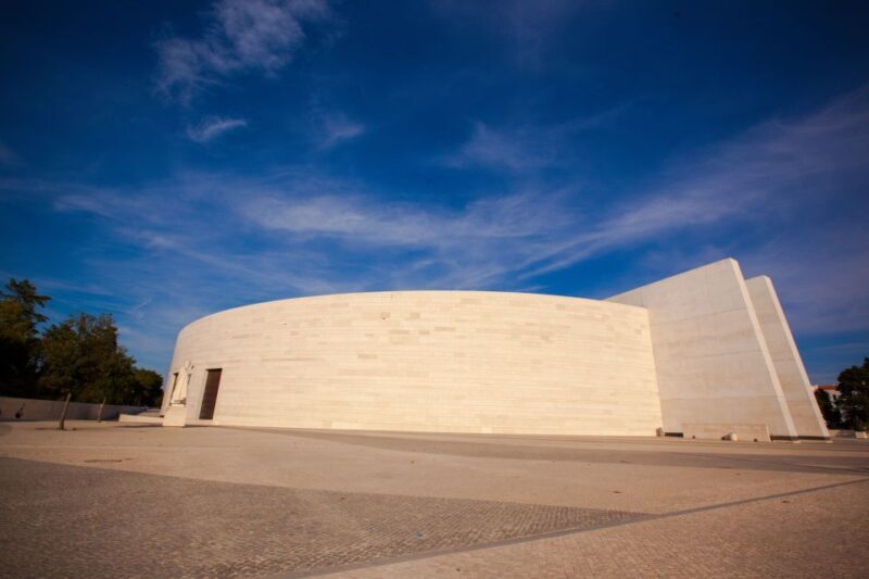 Full Day Private Tour: Fátima, Batalha & Óbidos from Lisbon - Key Points