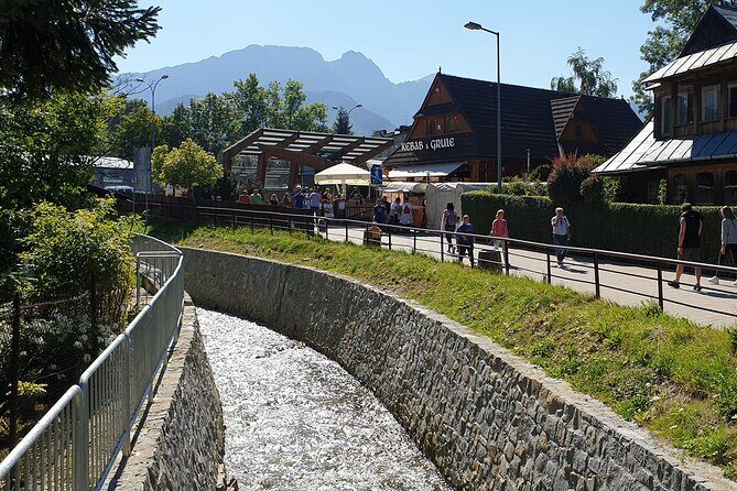 Full-Day Private Tour of Slovakia Treetop Walk and Zakopane - Considerations and Practical Details