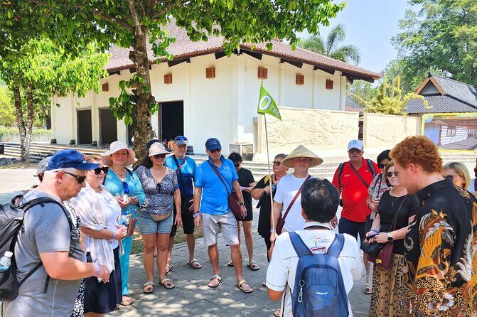 Full Day Private Tour to Majestic Borobudur and Prambanan Temple - Authentic Experiences & Traveler Insights