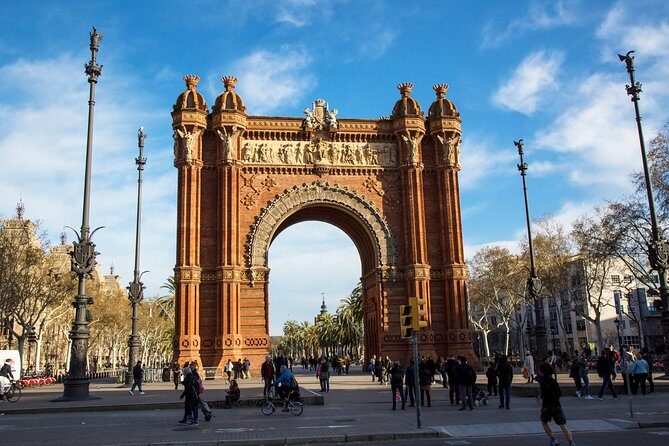 Full-Day Private Tour with Sagrada Familia and Paella - Authentic Experiences and Authenticity