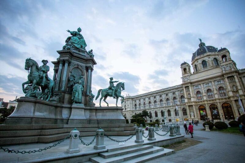 Full-Day Private Trip from Budapest to Vienna - Key Points