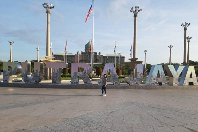 Full Day Putrajaya City Tour From Kuala Lumpur - Key Points