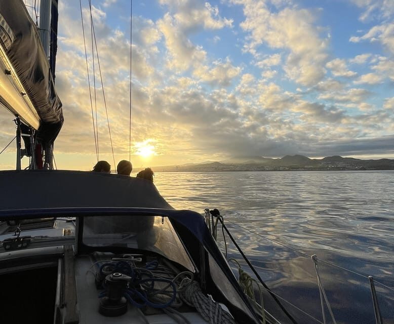 Full Day: Sailing tour with lunch & snorkeling included. - Lunch at Mercado da Vila Restaurante