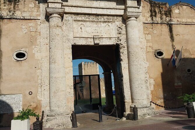 Full Day Santo Domingo Tour - Colonial Heritage: Alcázar de Colón