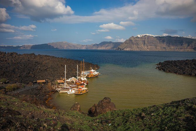 Full Day Santorini Caldera Cruise - The Group Size and Duration