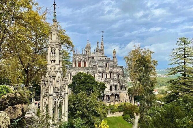 Full-Day Self-Guided Private Luxury Tour in Sintra - Relaxed Stroll in Cascais