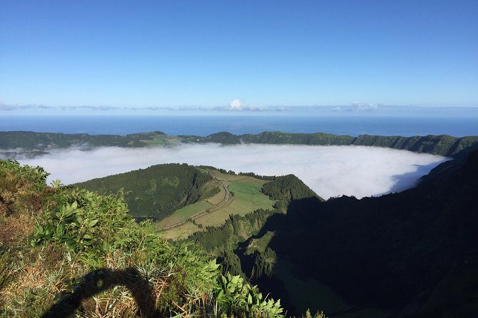 Full Day Sete Cidades and Lagoa do Fogo PRIVATE 4WD Tour with Lunch - Who Would Love This Tour?