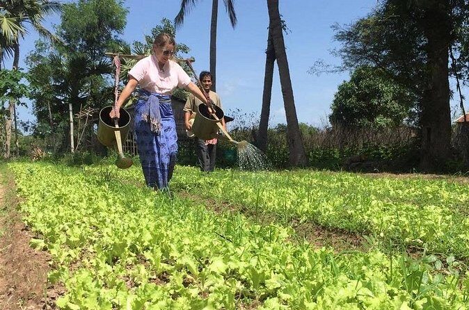 Full Day Siem Reap Farm Tour with Cooking Class and Monk Blessing - Engaging Farming Activities