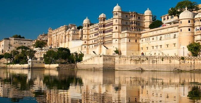 Full day sight seen tour of Udaipur India - Key Points