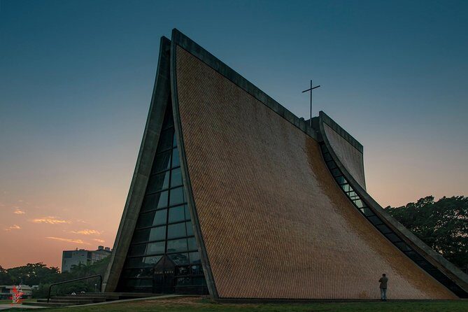 Full-Day Taichung and Lavender Cottage Private Tour with Lunch - Key Points