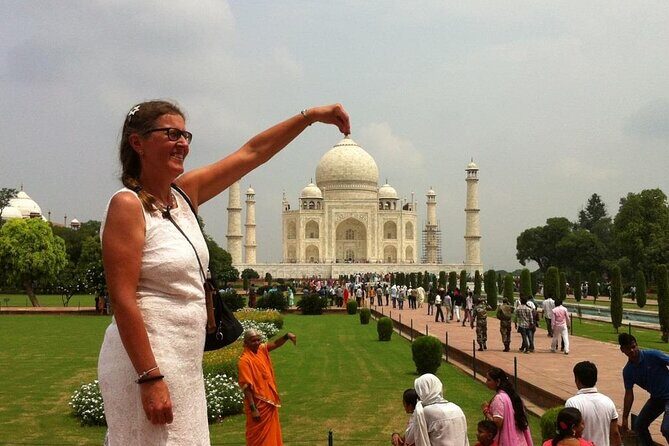 Full-Day Taj Mahal Agra Tour from Bangalore with Return Flight - Detailed Itinerary Breakdown