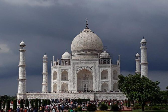 Full day Taj mahal & Red fort tour by Gatimaan Train from Delhi - Cultural Stops and Shopping