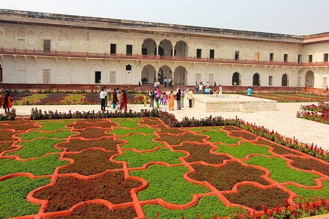 Full day Taj Mahal tour with Mughal Era cultural show - Who Is This Tour Best Suited For?