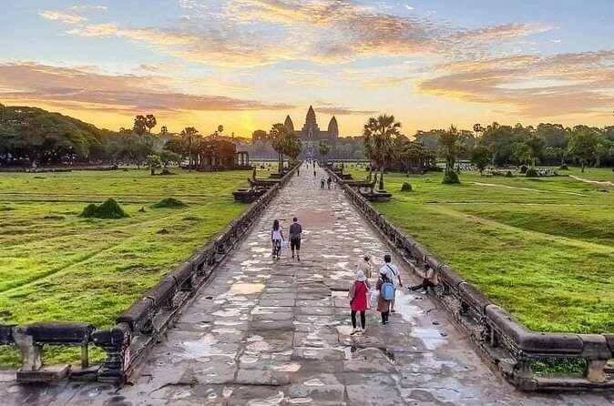 Full Day Tour Angkor Wat Sunrise and Siem Reap Temples - Who Should Book This Tour?