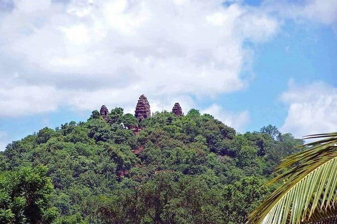 Full Day Tour from Siem Reap - Bamboo Train, Killing Cave & Sunset - Phnom Sampeau and the Bat Cave: Nature and Nightlife