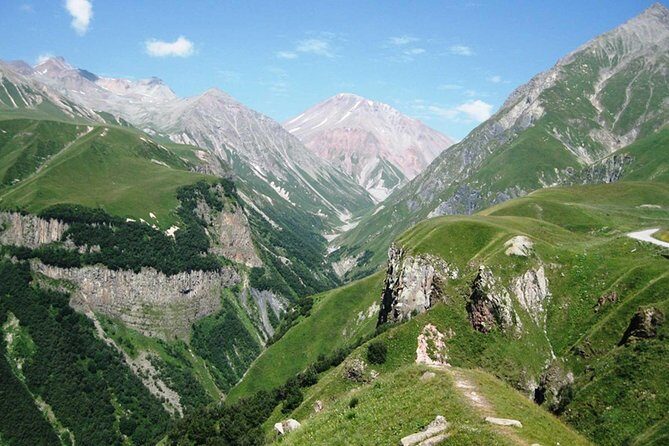 Full Day Tour in Kazbegi Ananuri Gudauri Gergeti - The Experience and Atmosphere