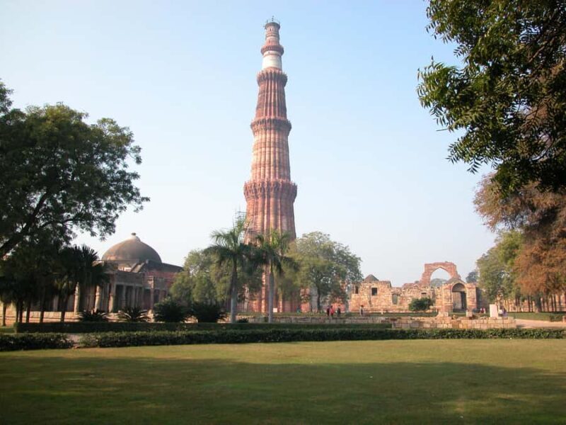 Full Day Tour of Old & New Delhi with German Speaking Guide - Key Points