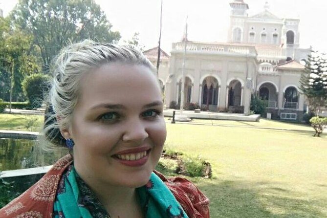 Full day tour of Pune with guide and lunch - Key Points