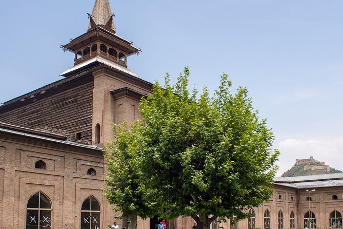Full day tour of Srinagar with Entrance Fee, Guide & Lunch - Jama Masjid: A Spiritual and Architectural Marvel