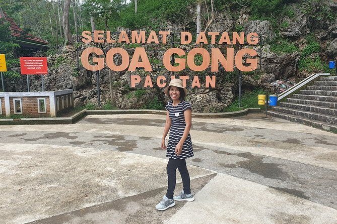 Full Day Tour Pacitan-East java departure from Yogyakarta:Beaches,cave,and River - An In-Depth Look at the Full-Day Pacitan Tour