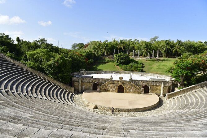 Full Day Tour to Catalina Island and Altos de Chavón - Who Should Consider This Tour?